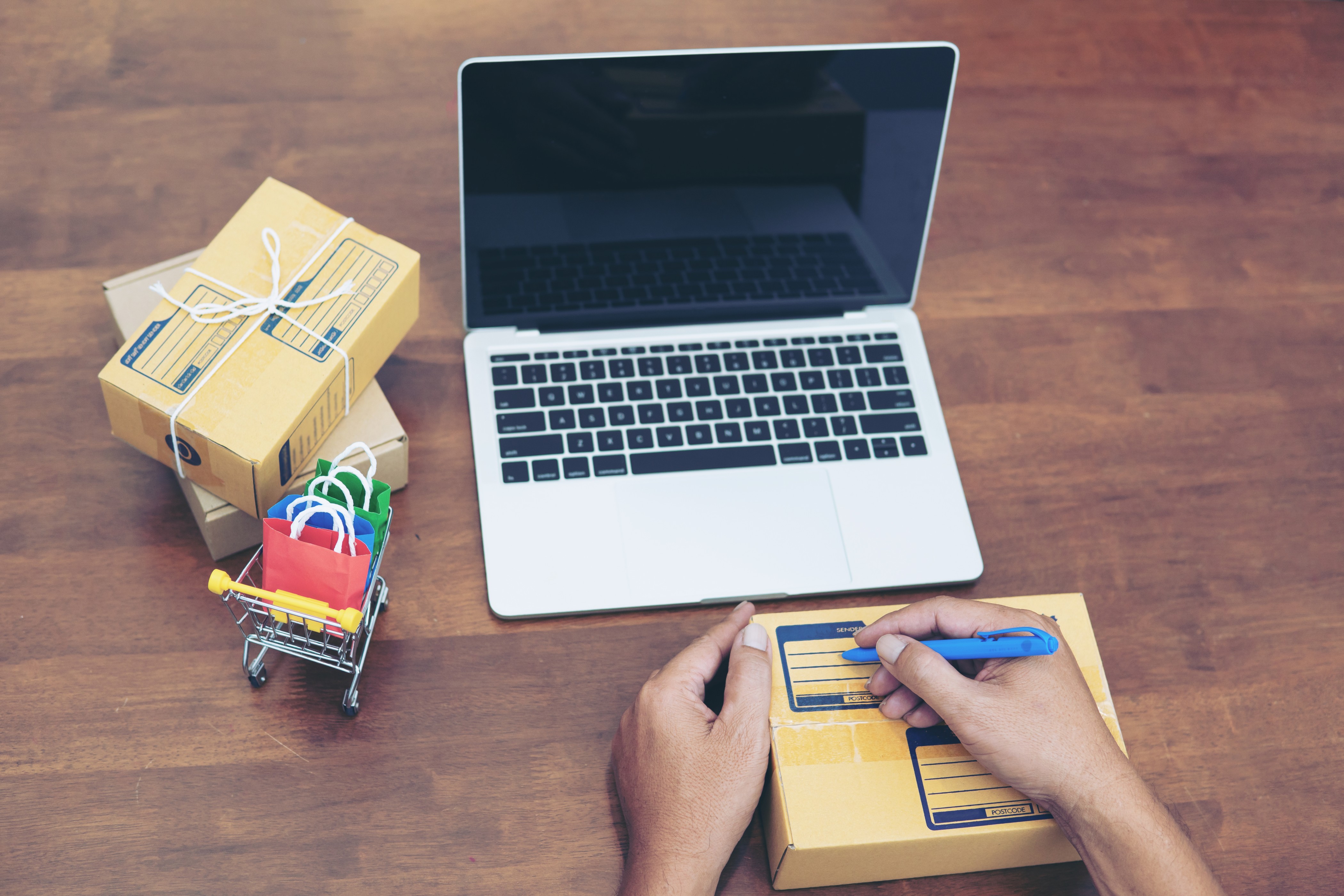 Headless Commerce: Definition, Examples, and How It Works